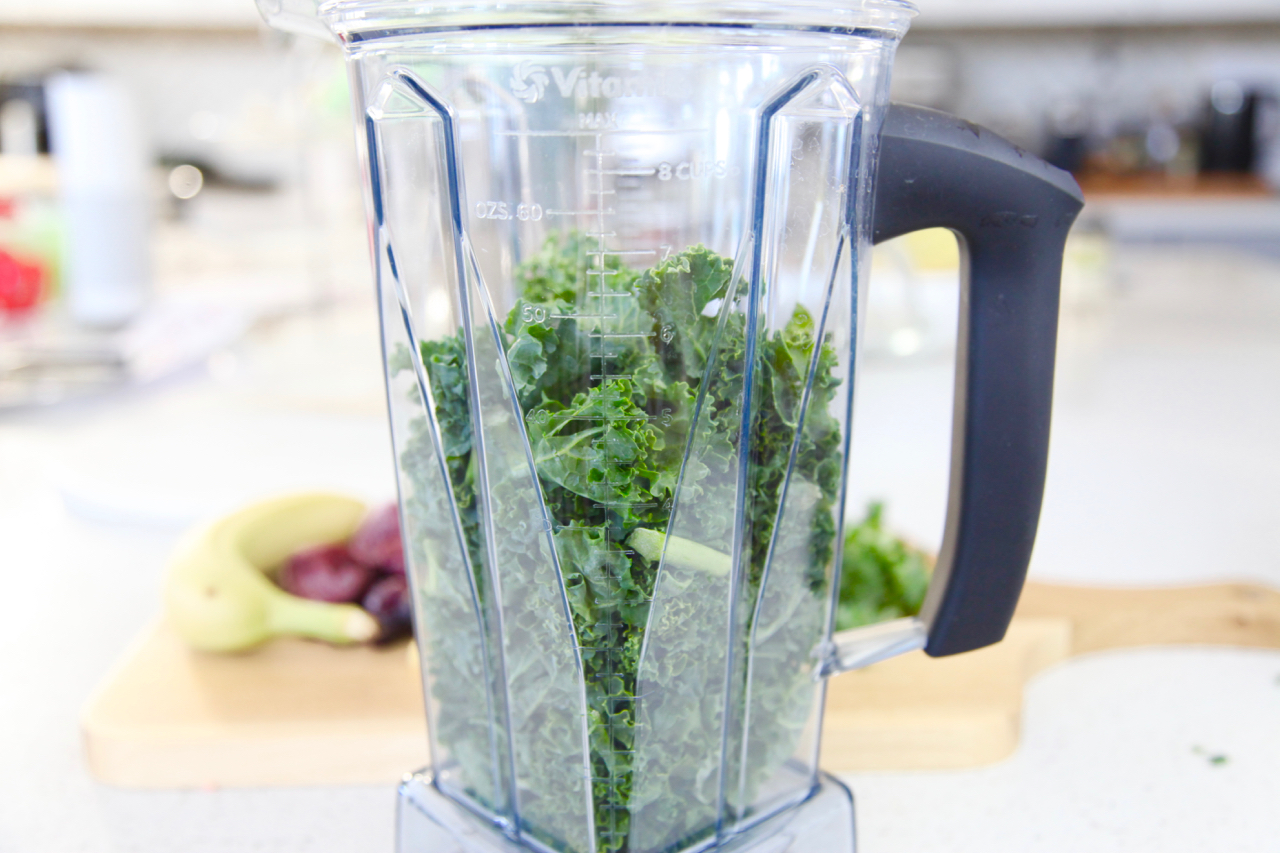 Ultra Nourishing Kale Smoothie - refreshingbites